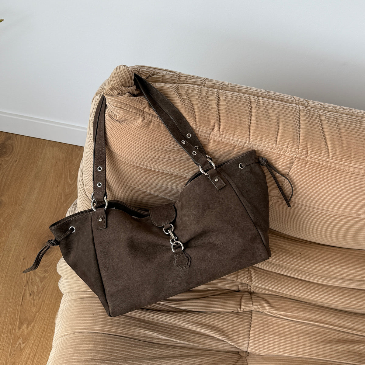 VICTORIA M TAUPE NUBUCK – NEUVILLE
